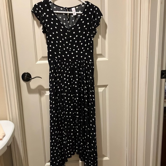 Justice | Dresses | Euc Justice Girls 4 Shark Bite Hem Black White ...